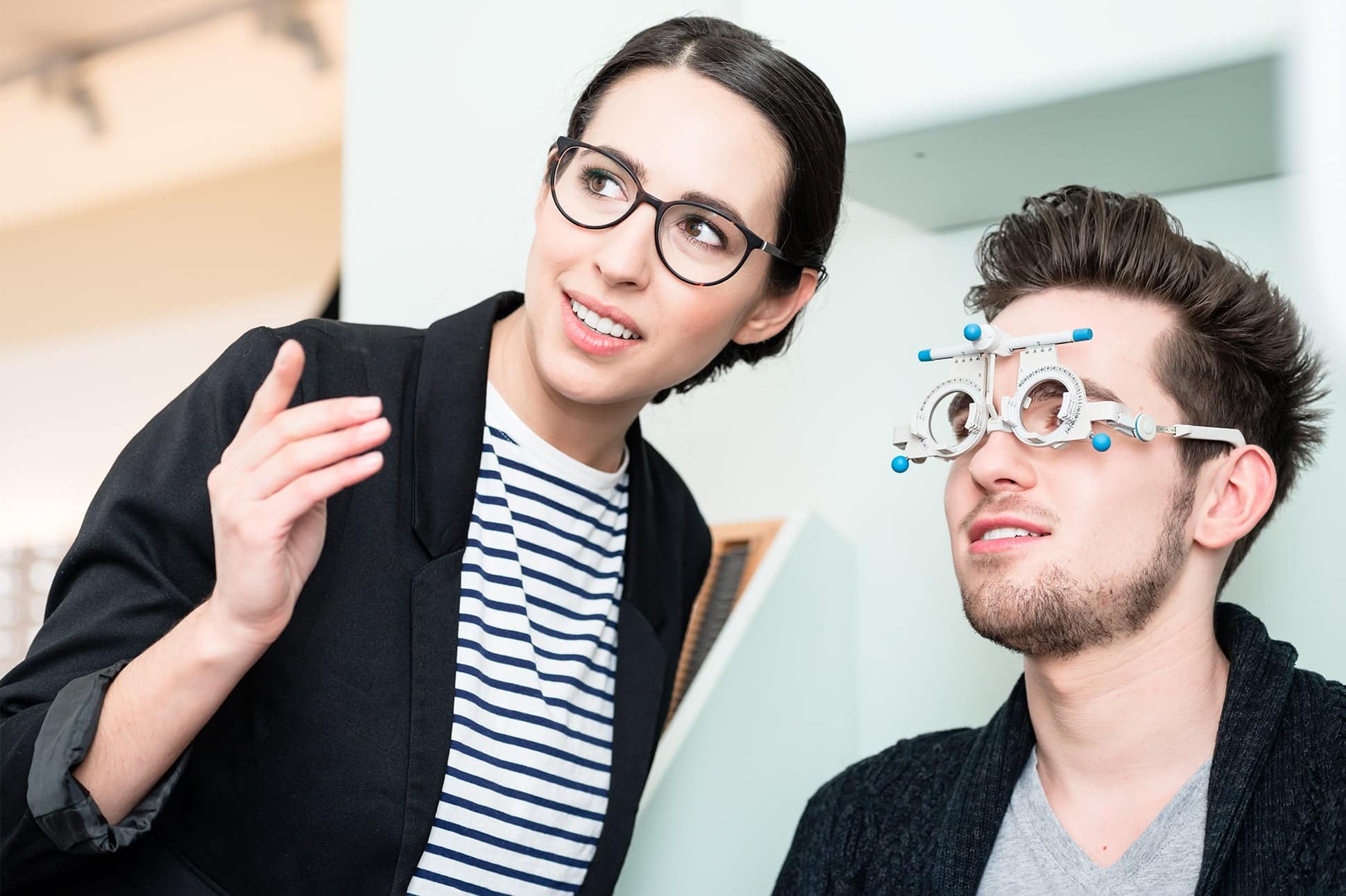 Infos rund um den Beruf und die Ausbildung zum Augenoptiker | be ...